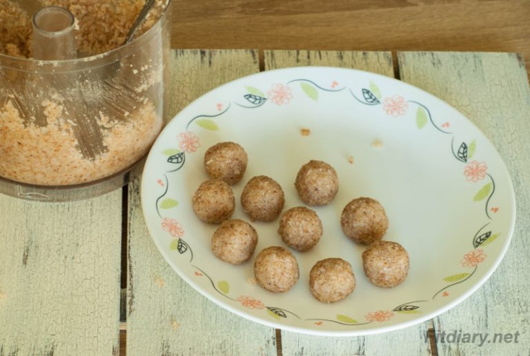 No Bake Matcha Green Tea, Coconut & Almonds Balls – Fit Diary